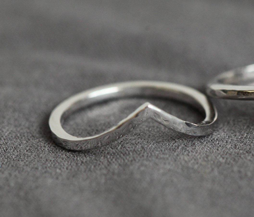 Hammered Pointed V Band in 14k or 18k Solid Gold Matching or - Etsy