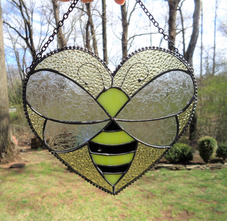 Bumble Bee With a Heart Background - Etsy