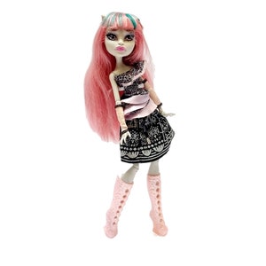 Monster High Dawn of the Dance Lagoona Blue Doll, Rochelle Goyle ...