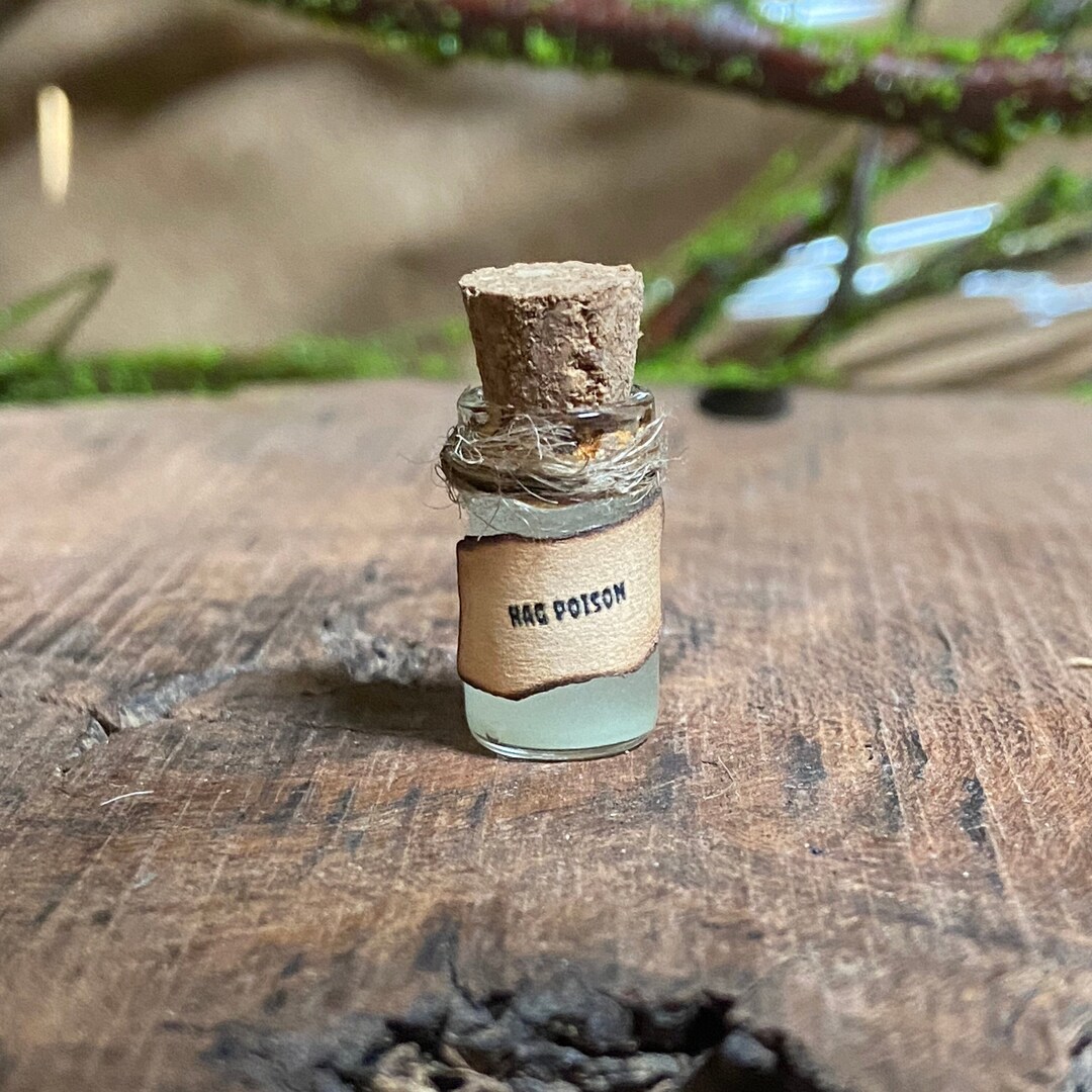 Dollhouse Miniature Halloween Apothecary Potion, HAG POISON, Glow in ...