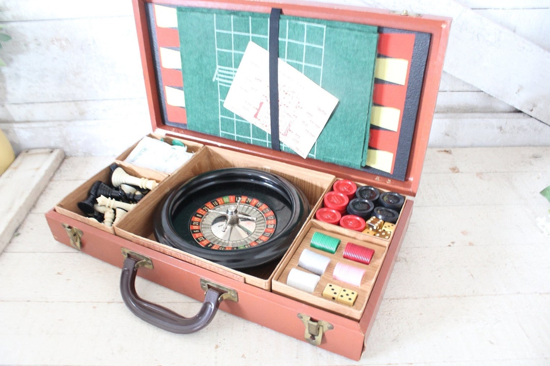 Vintage 1940s E.s.lowe Travel Board Game Kit - Carry Case of Board ...