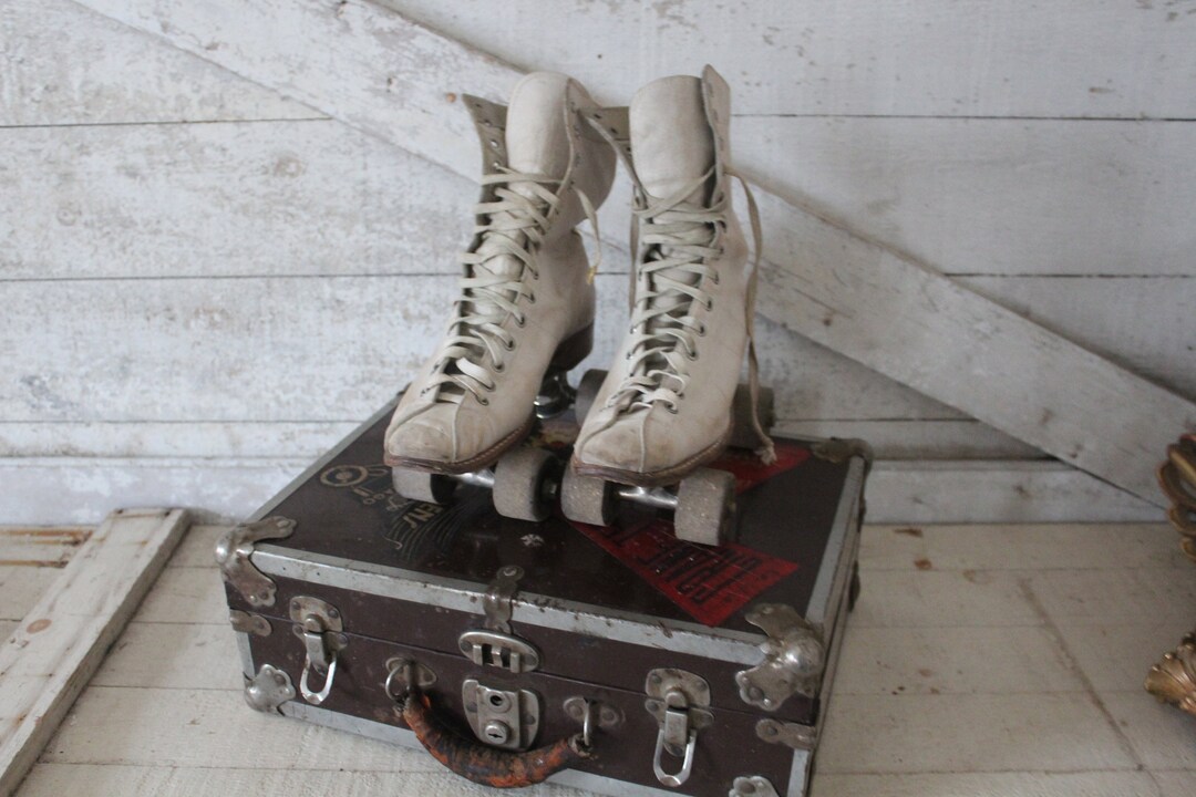Vintage Chicago Ladies' Roller Skates & Box - Ladies Size 7/8 White ...