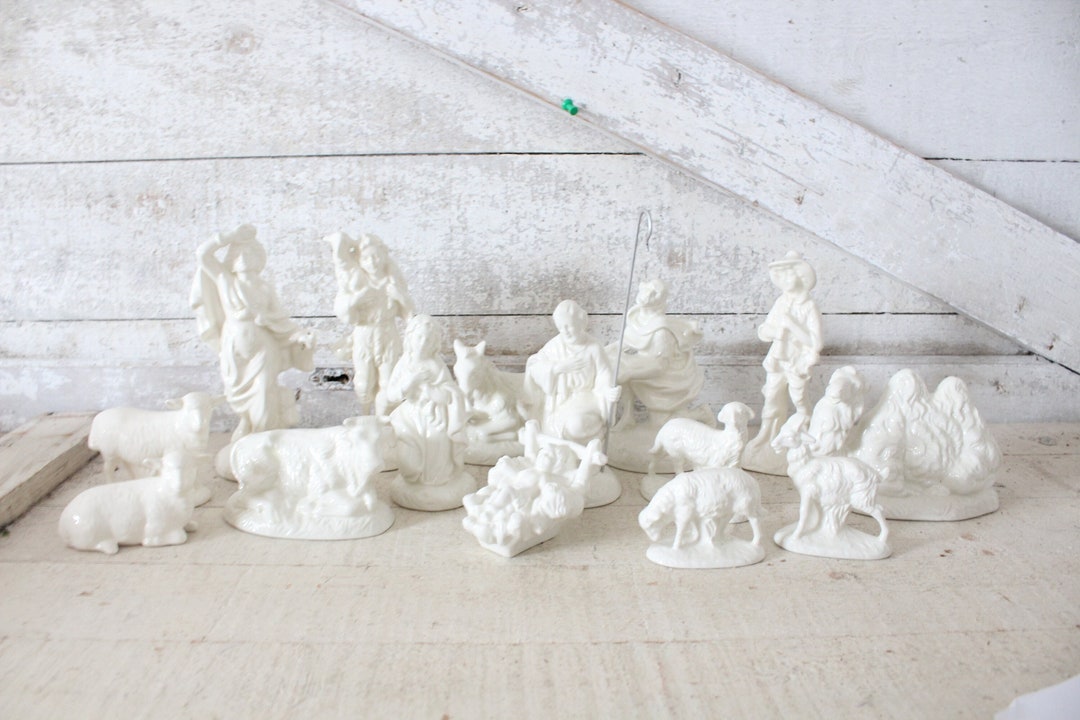 Vintage 1970s All-white Nativity Set - 15PC Nativity Set, Atlantic Mold ...
