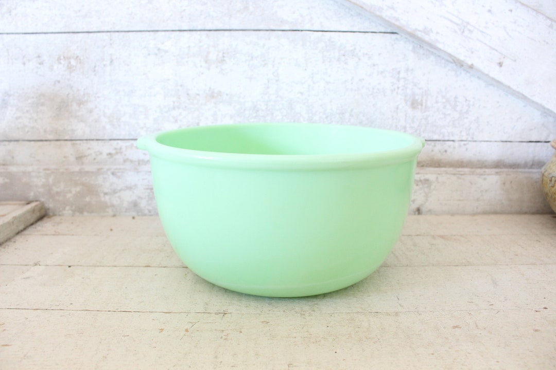 Vintage Jadeite / Jadite Mixing Bowl 1940s Jadeite Green Milk Glass ...