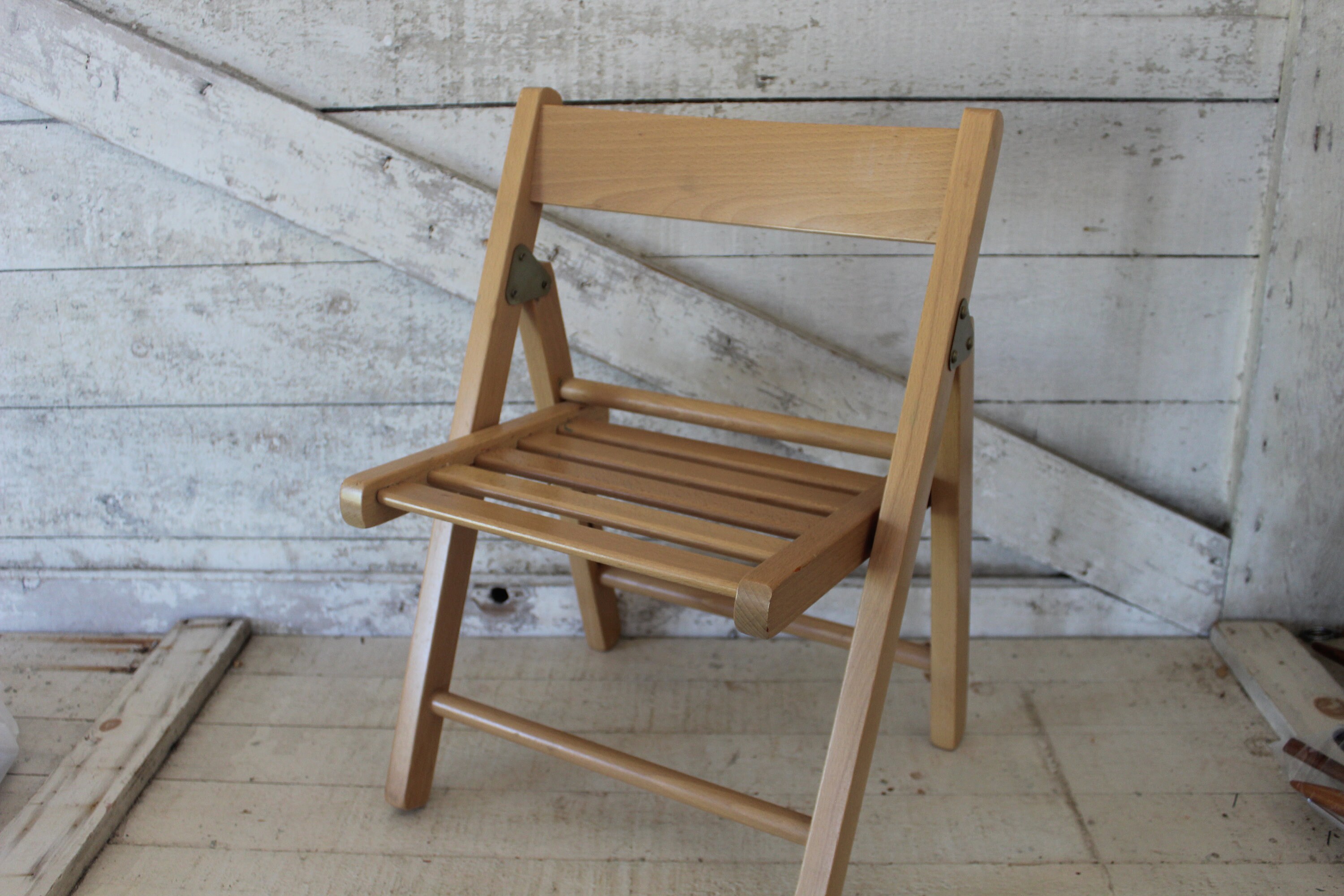 Vintage wooden slat folding chairs store