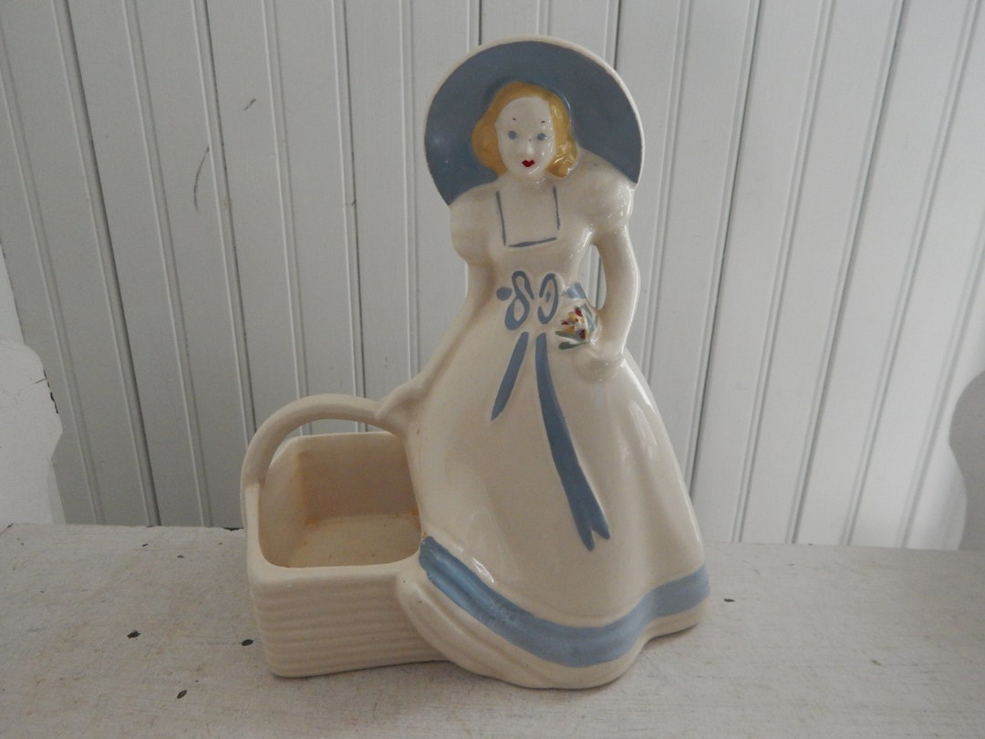 Vintage Hull Pottery Bonnet Girl & Basket Indoor Planter 1950s Hull 954 ...