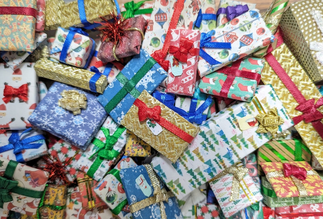 Dollhouse Miniature Christmas Gift Assortment. 6 Pieces. 1:12 Scale - Etsy