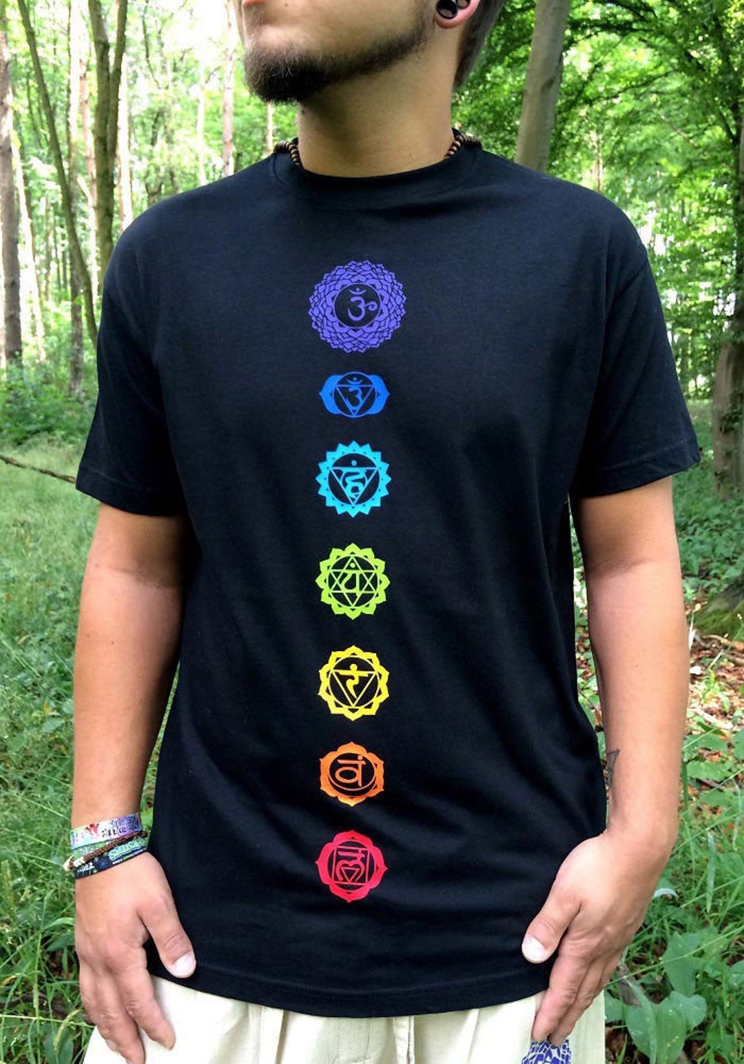 Black Yoga T-shirt With the 7 Chakras in the Colors of the Rainbow ...