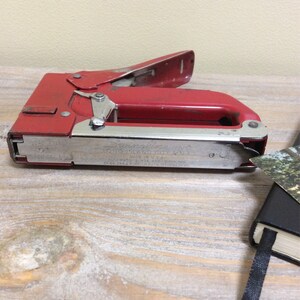 Vintage Red Swingline Staple Gun Tacker Staple Gun Tool Industrial Red ...