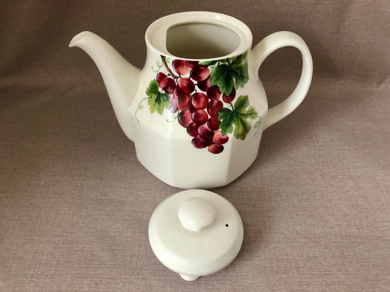 Royal Doulton Vintage Grape Modern Tea Set: Teapot, Cups & Saucers - Etsy