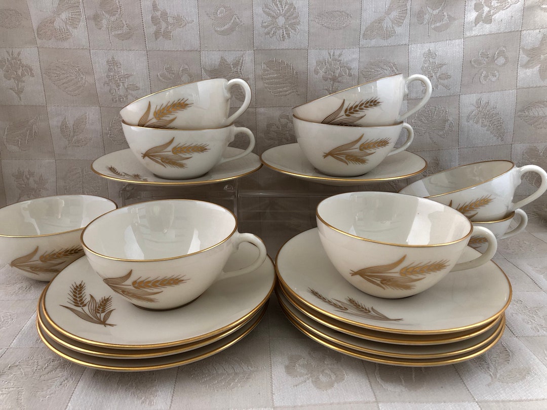Set of 4 LENOX China Wheat Flat Tea CUPS and Saucers Vintage Ivory and Gold Simple Curved Lines ...
