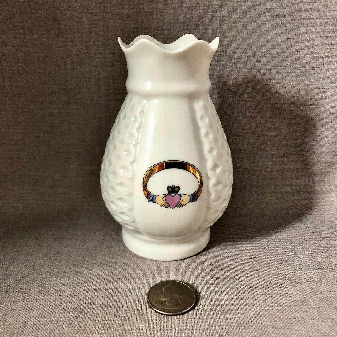 DONEGAL Irish Vase 4 1/2 Parian China Ivory Porcelain W Claddagh Pink ...