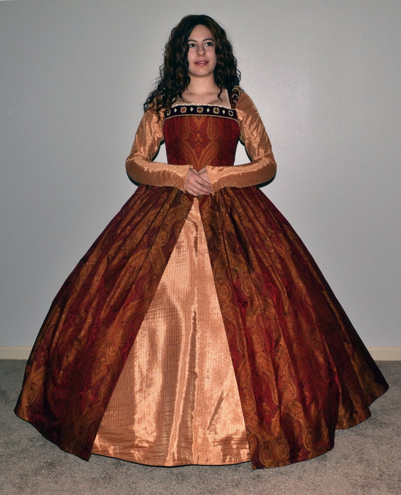 Custom Tudor/elizabethan Gown - Etsy