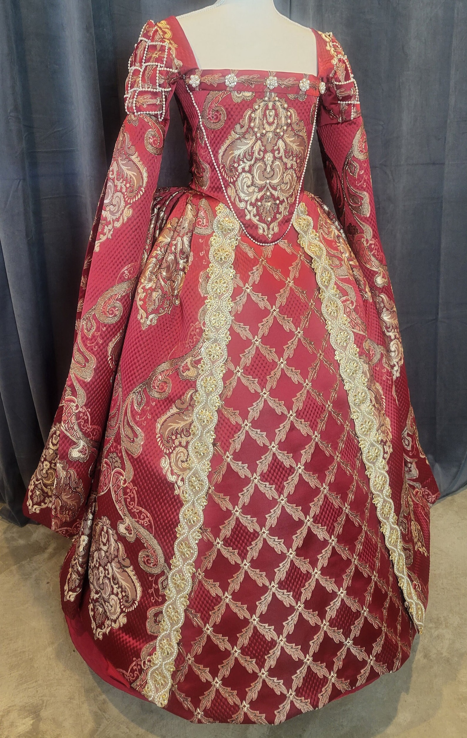 Custom Tudor/elizabethan Gown - Etsy