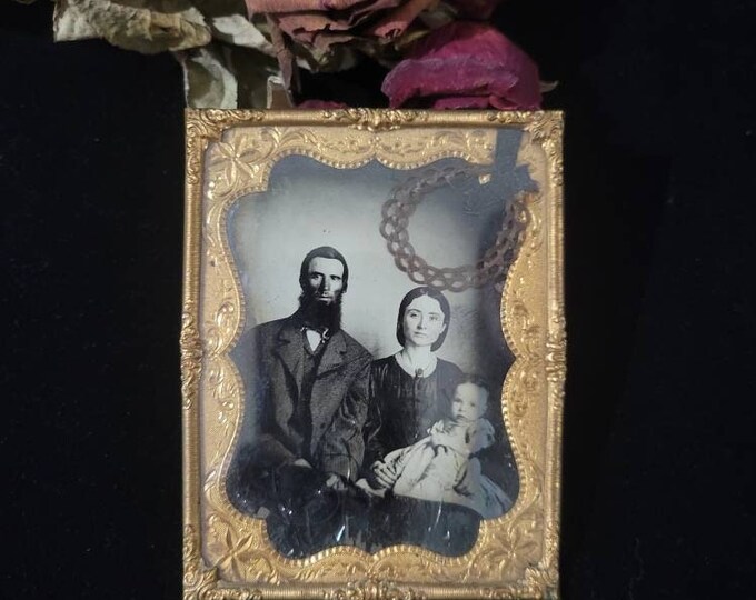 Extremely Beautiful Victorian Era Tintype With Mourning Hair Art in ...