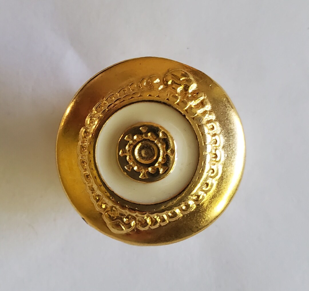 12 Round Metal Plated Gold Center White Ring Gold Color Outer Design ...