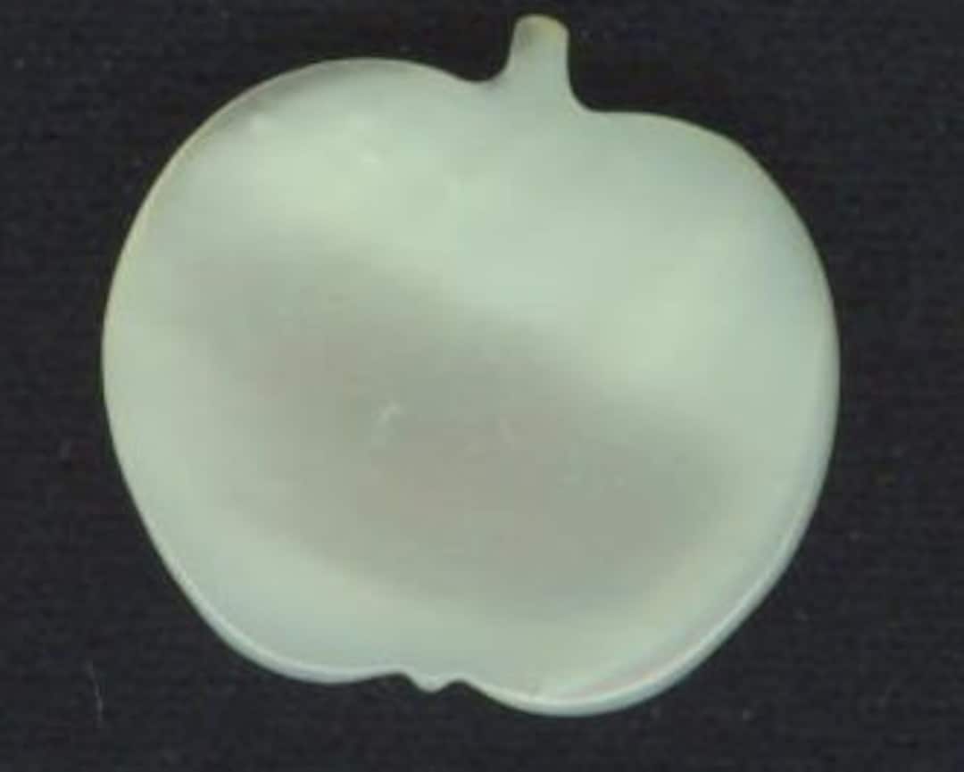 11 Apple Annie Troca Shell Creamy Eggshell Color Tunnel Self Shank Apple ANTIQUE BUTTONS 36L - 7 ...
