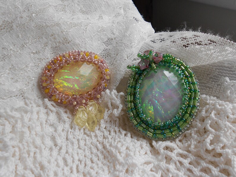 Beaded Cabochon Brooch, Lemon Yellow, Green, Faceted Foil Acrylic ...