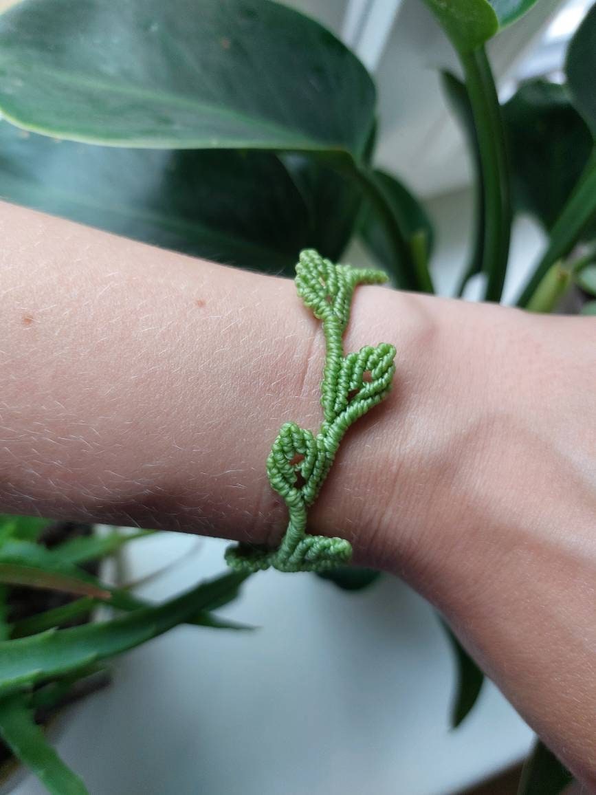 Handmade Macrame Leaf Bracelet: Waxed Thread Jewelry - Etsy