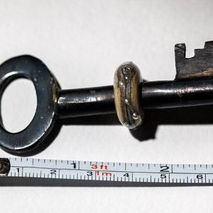 MTO Antique Skeleton Key With Lampwork Bead / Silvered Ivory / Skeleton ...