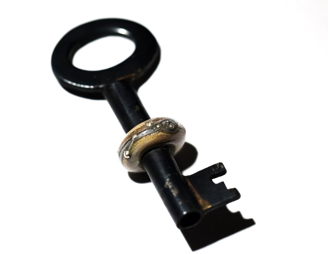 MTO Antique Skeleton Key With Lampwork Bead / Silvered Ivory / Skeleton ...
