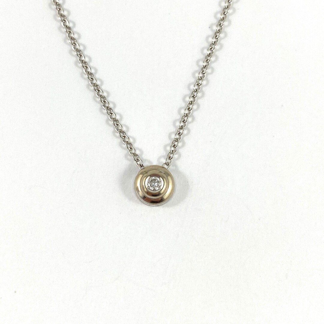 18k Circular Diamond Pendant or Charm, 750, Circle Pendant, Soliatire ...