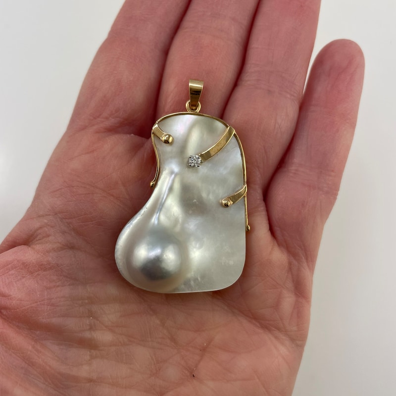 Modern Pearl Pendant - Etsy