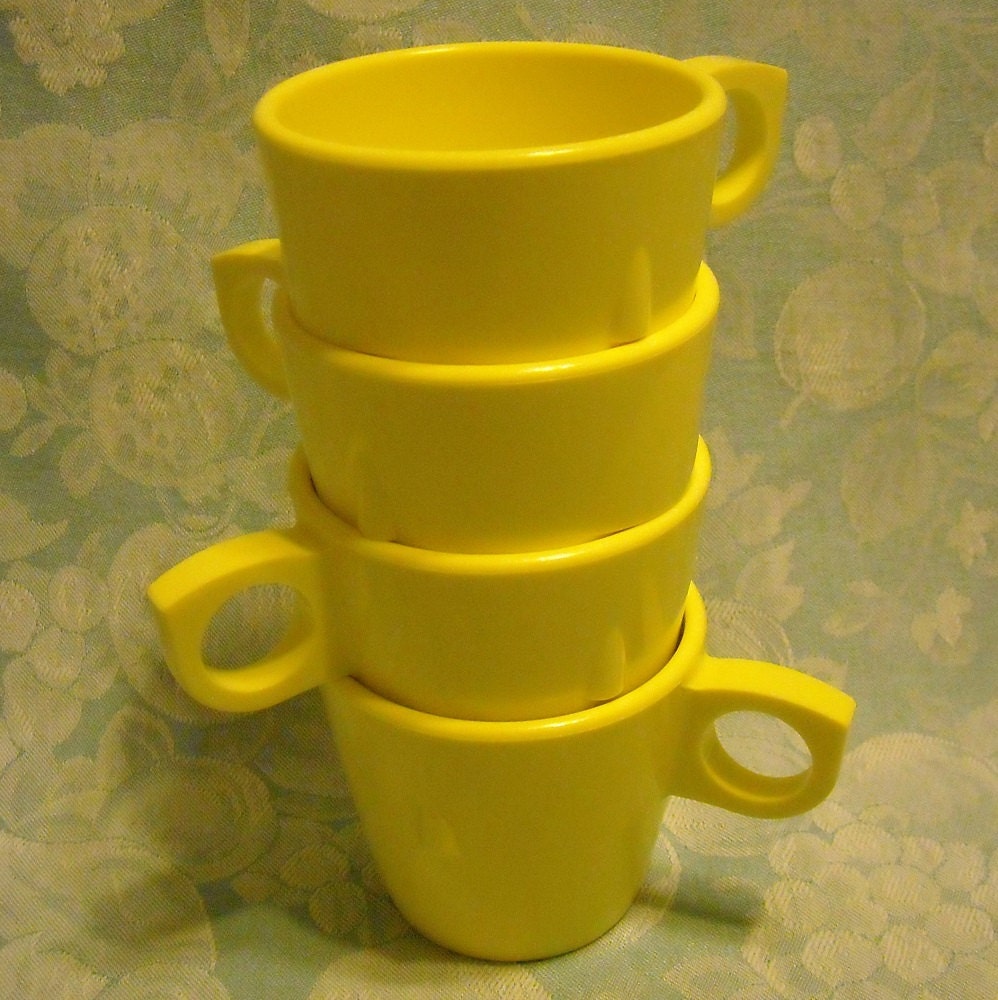 4 Vintage 1950s Melmac Cups. Yellow Melamine Prolon Ware. pika