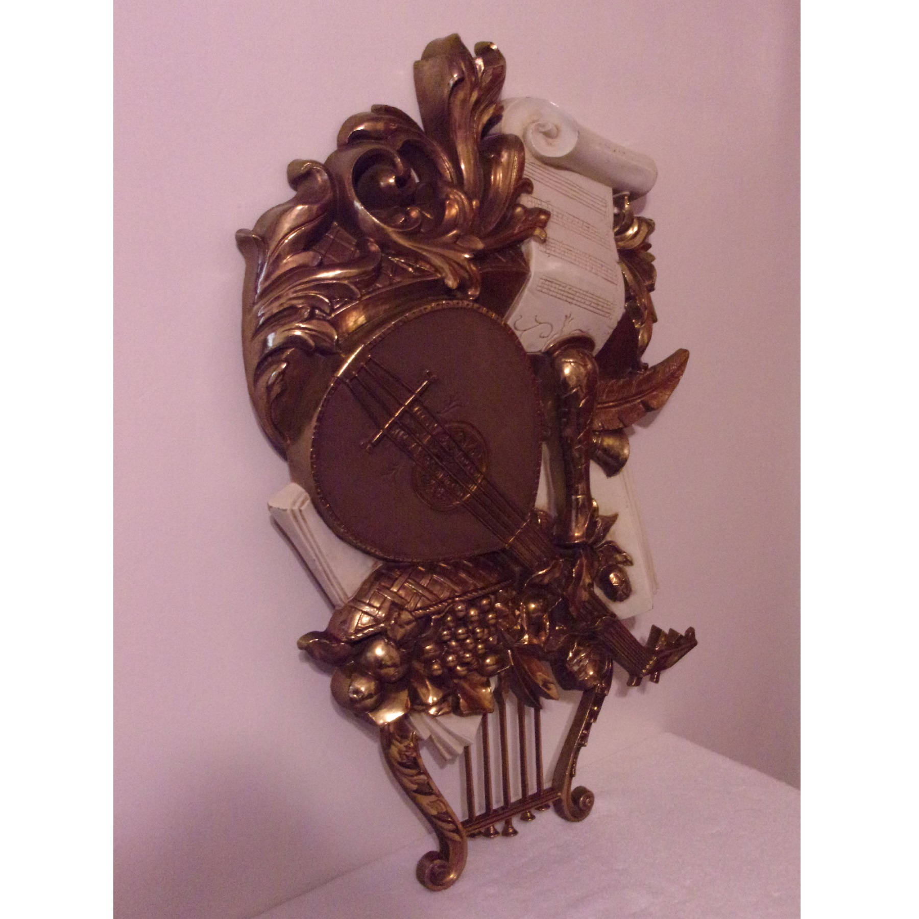 1971 Syroco Wall Décor Plaque 7236 w Original Paint and Mandolin. rbma