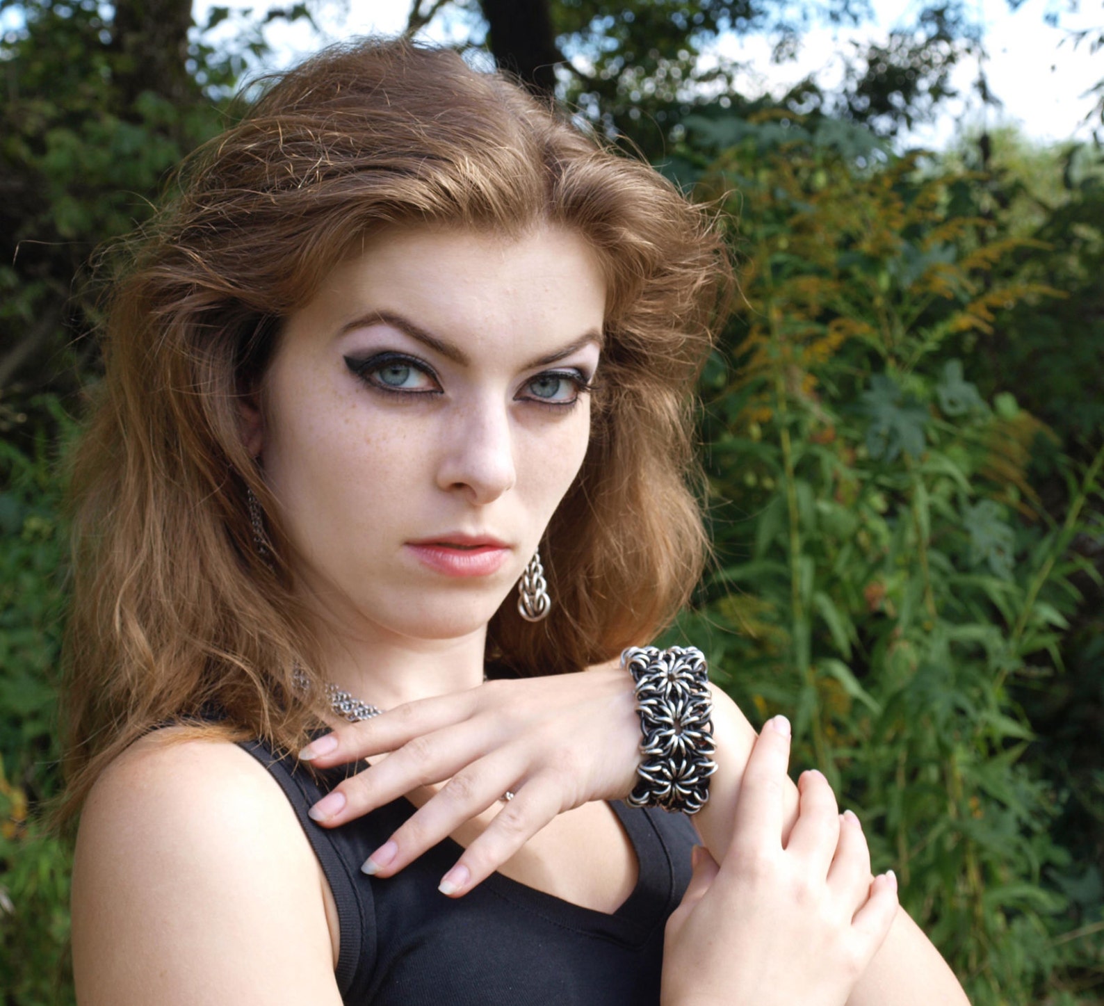 Stretchy Star Chainmail Bracelet Made of Stainless Steel and Black ...