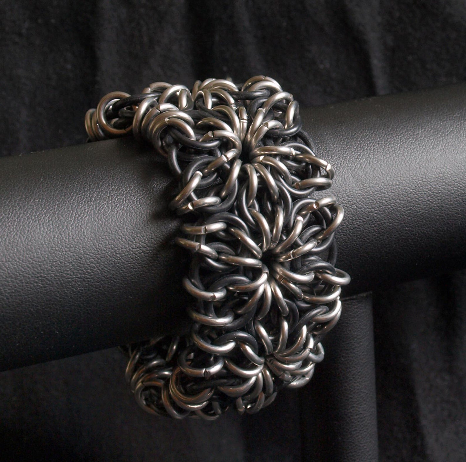 Stretchy Star Chainmail Bracelet Made of Stainless Steel and Black ...