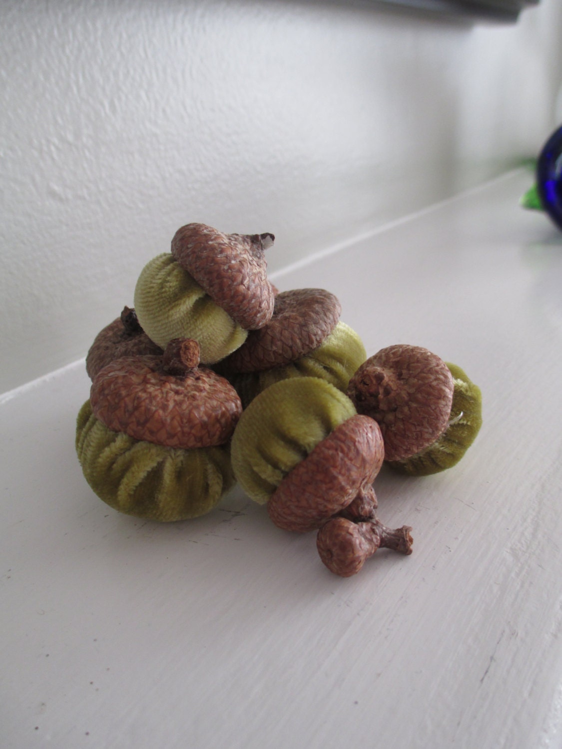 7 Silk Velvet Acorns Topped With Real Acorn Caps - Etsy Sweden