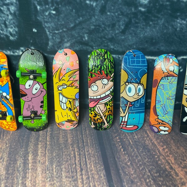 Skateboard Keychain - Etsy