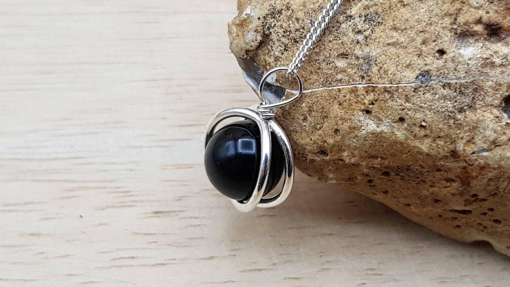 Minimalist Rainbow Obsidian Circle Pendant Necklace. 925 | Etsy UK