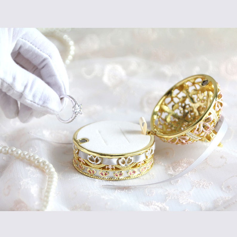 Cherry Blossom Proposal Engagement Marriage Ring Box: Crystal Crown ...