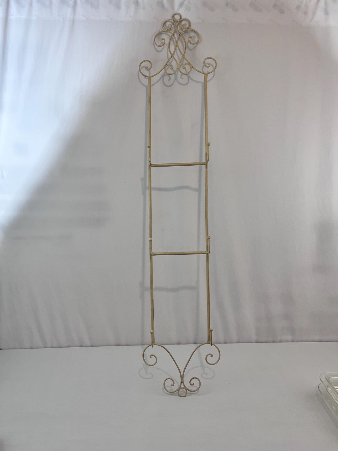 Tall 2 Plate Metal Vertical Wall Mount Plate Holder, Holds 2 Plates ...