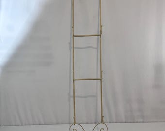 4 Plate Metal Vertical Wall Mount Plate Holder, Holds 3 Plates Total ...