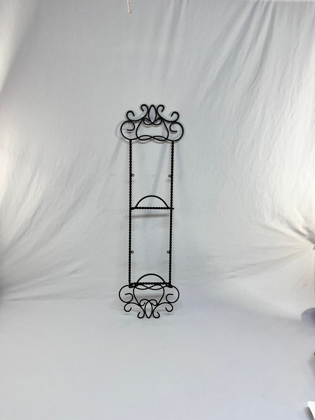 2 Plate Metal Vertical Wall Mount Plate Holder, Holds 2 Plates Total ...