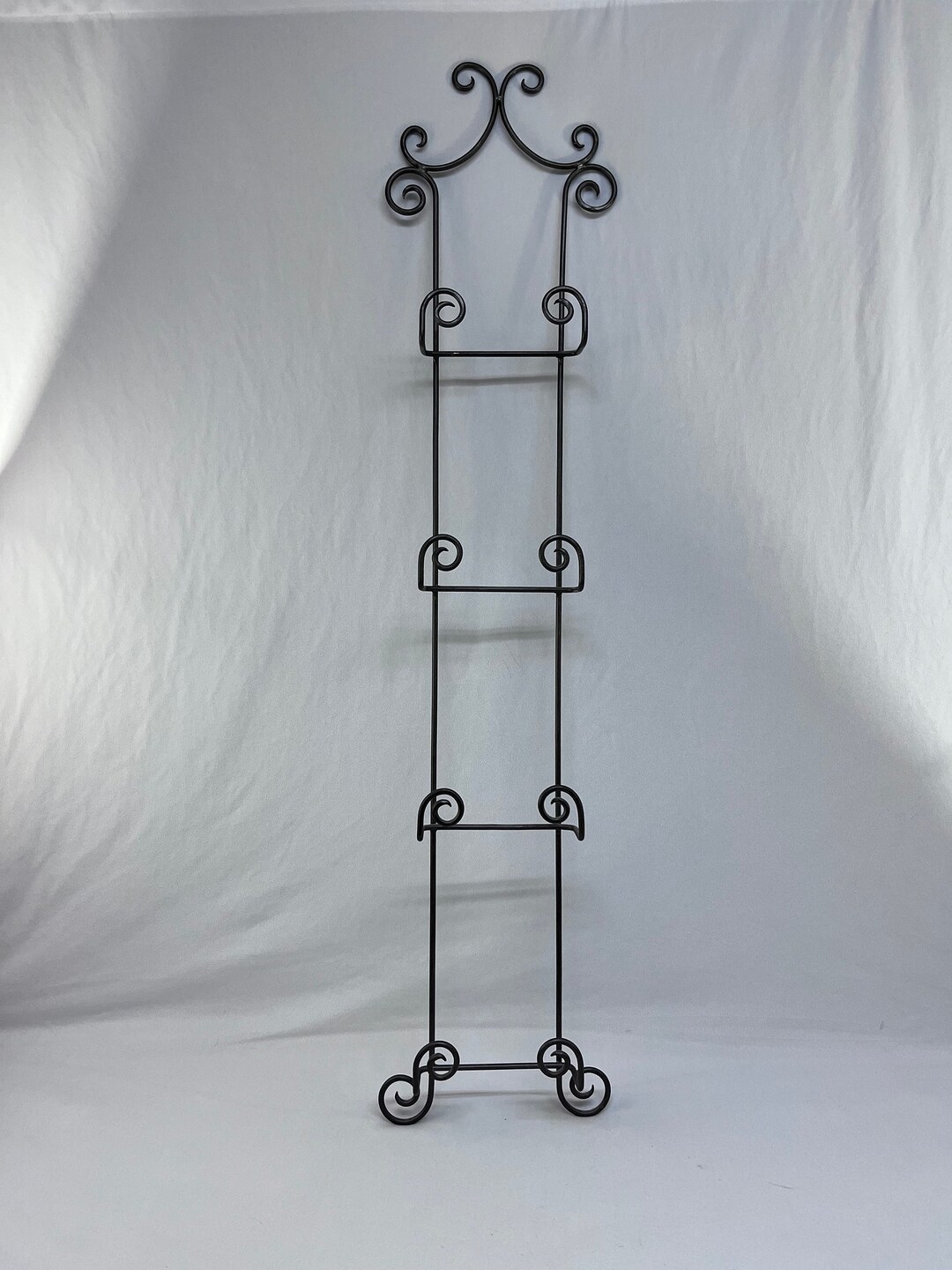 4 Plate Metal Vertical Wall Mount Plate Holder, Holds 3 Plates Total ...