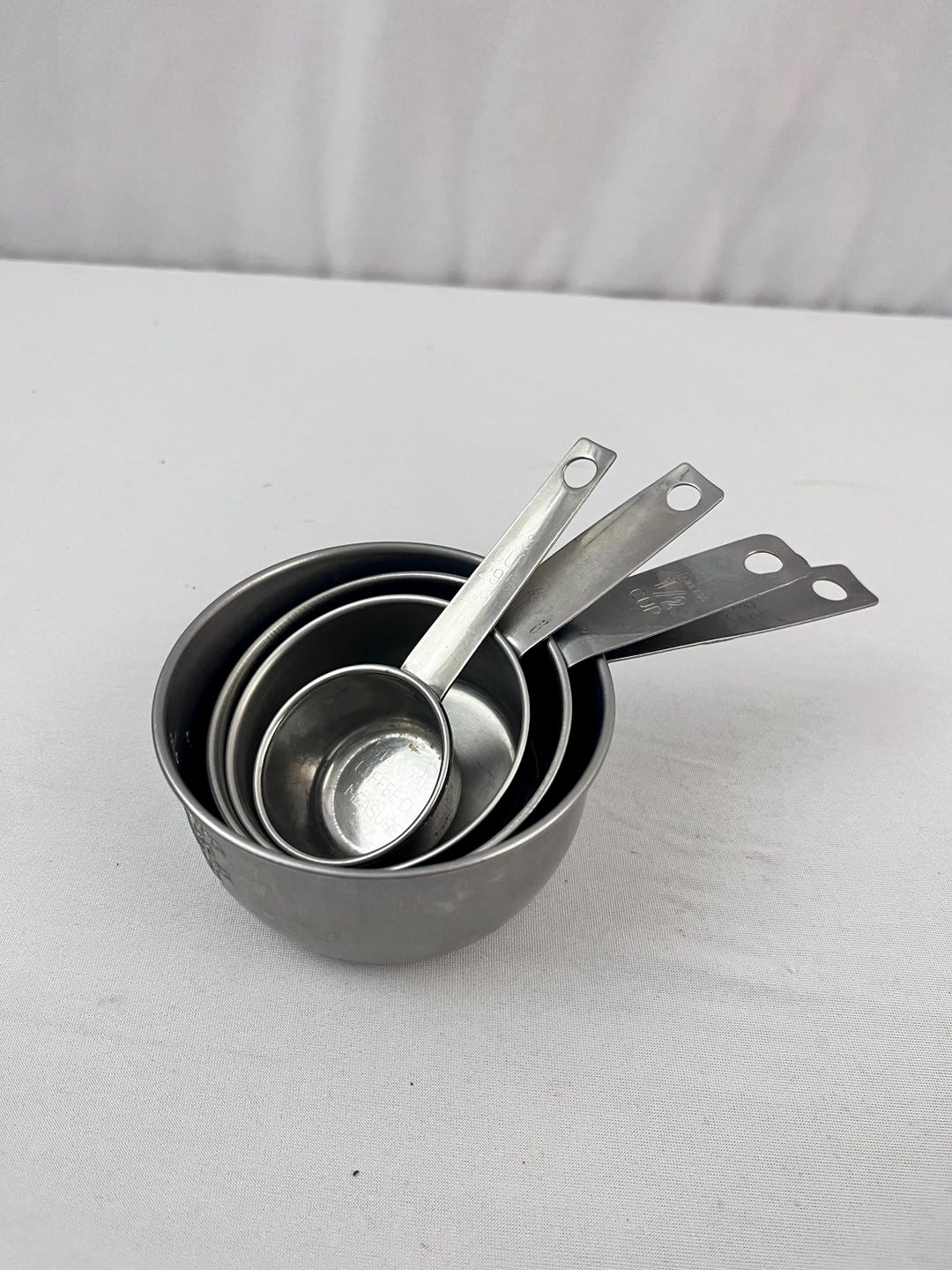 Vintage Metal Measuring Cups Set of 4 - Etsy