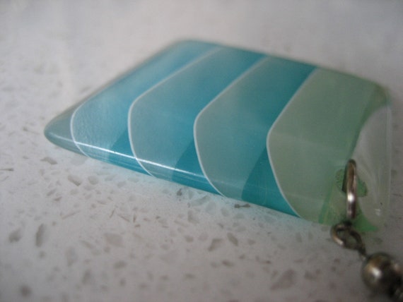 Vintage Aqua Eau de Nil Louver pattern Lucite Hook Ea… - Gem