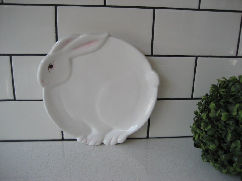 Vintage White Bunny Rabbit Plate Raised Relief Embossed Pink - Etsy