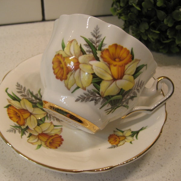 Daffodil Tea Cup - Etsy
