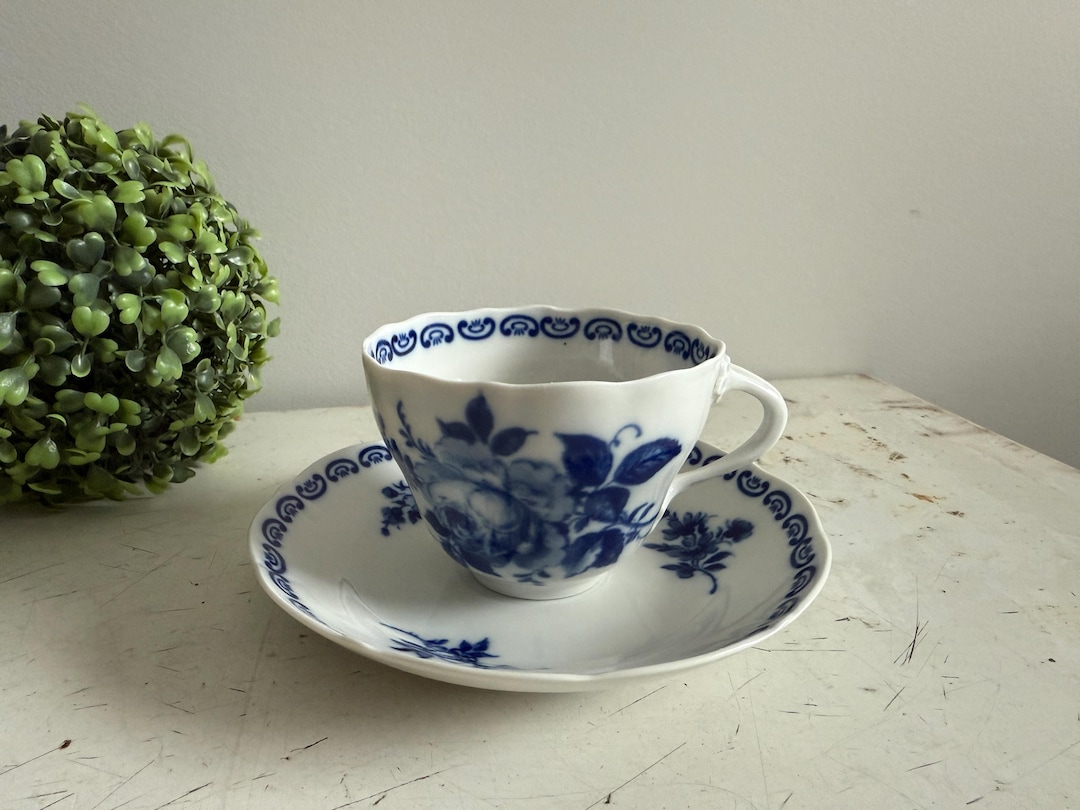 Vintage Von Schierholz Teacup Set Split Twisted Handle Scalloped Edging ...