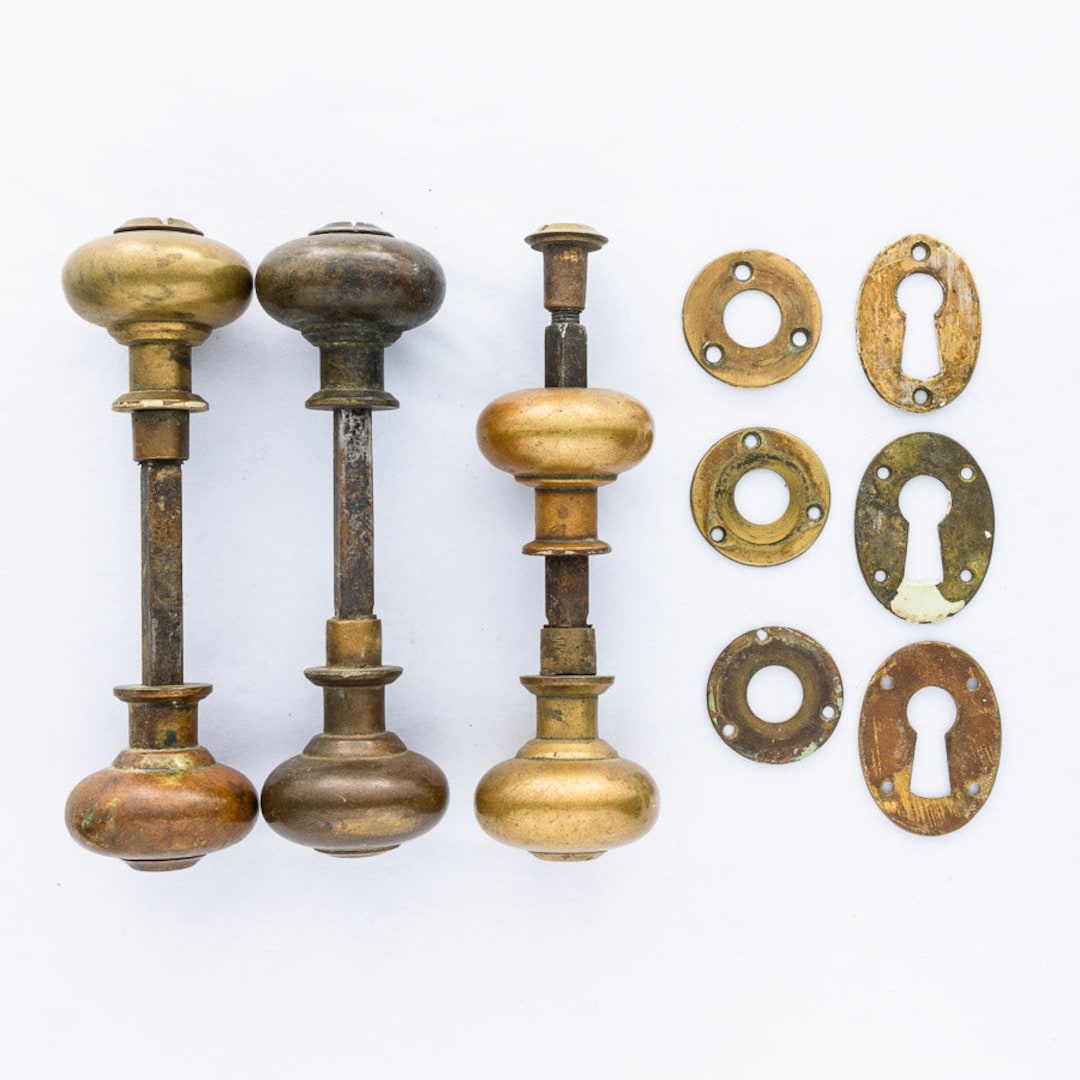 Colonial Doorknobs, Rosettes and Escutcheons for Carpenter Lock 1700's ...