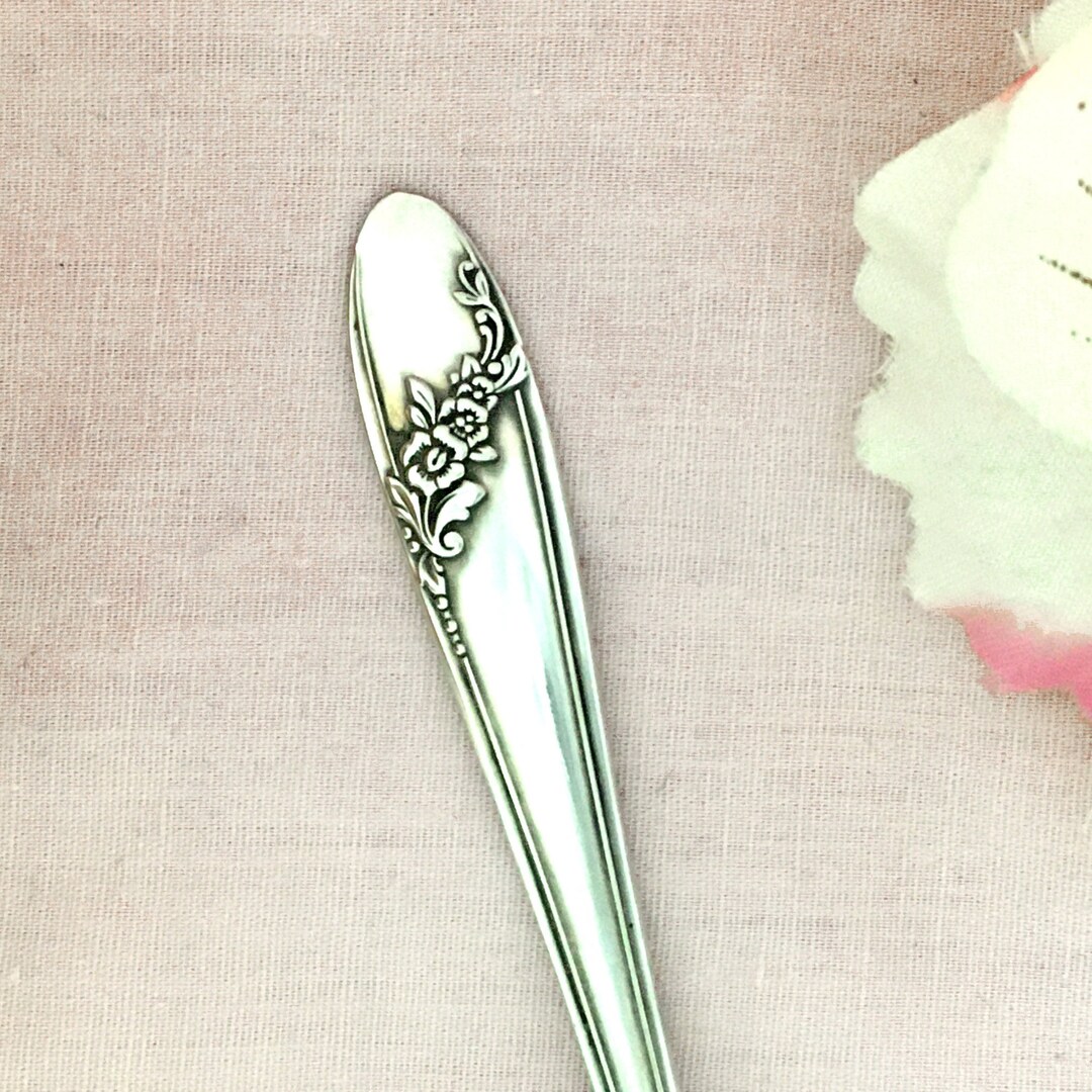 QUEEN BESS Bracelet Buddy Helper Fastener Long Repurposed Silverplate ...