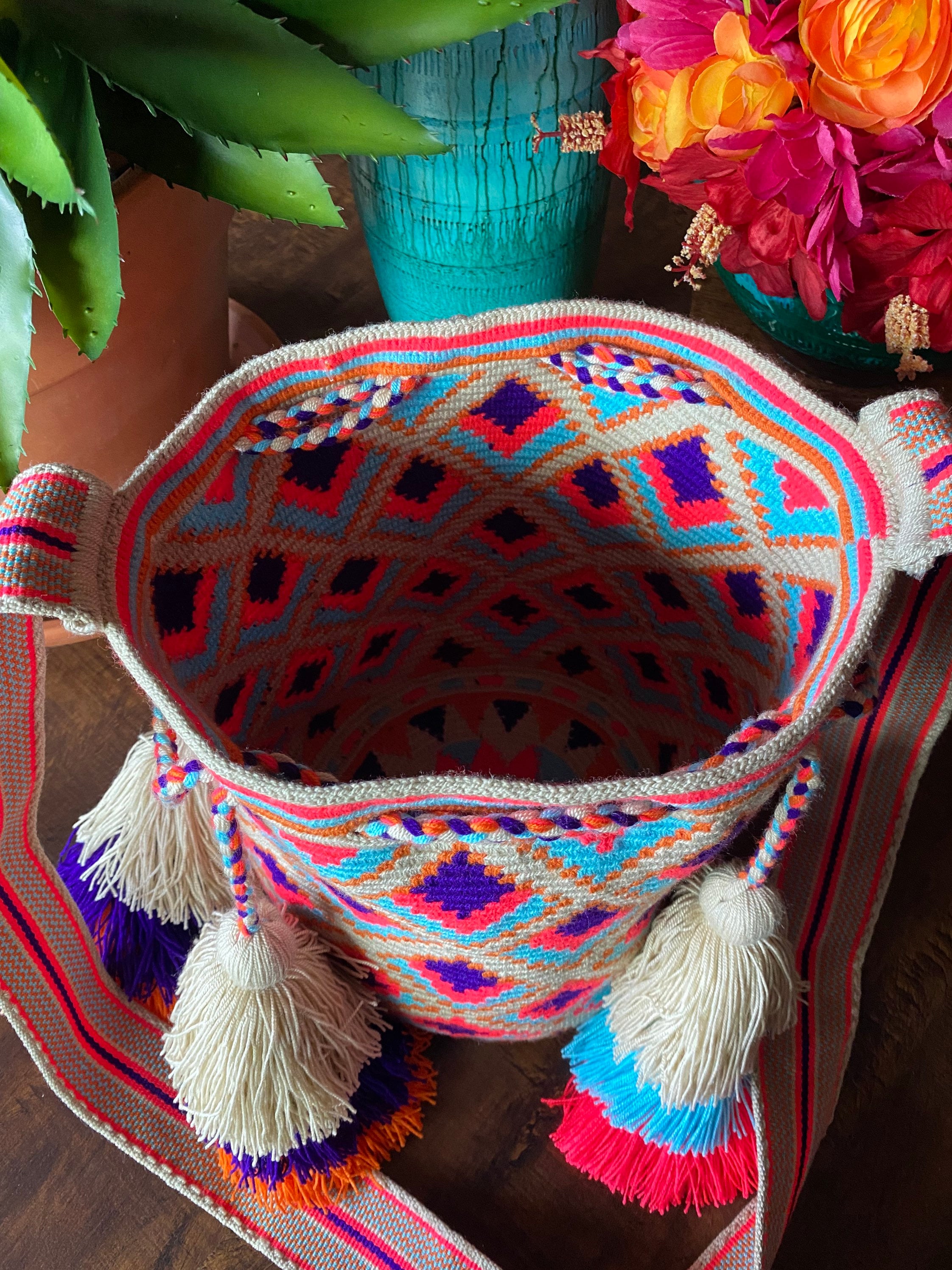 Colombian Crossbody Handmade Wayuu Bag. Colorful Mochila. Artisanal ...