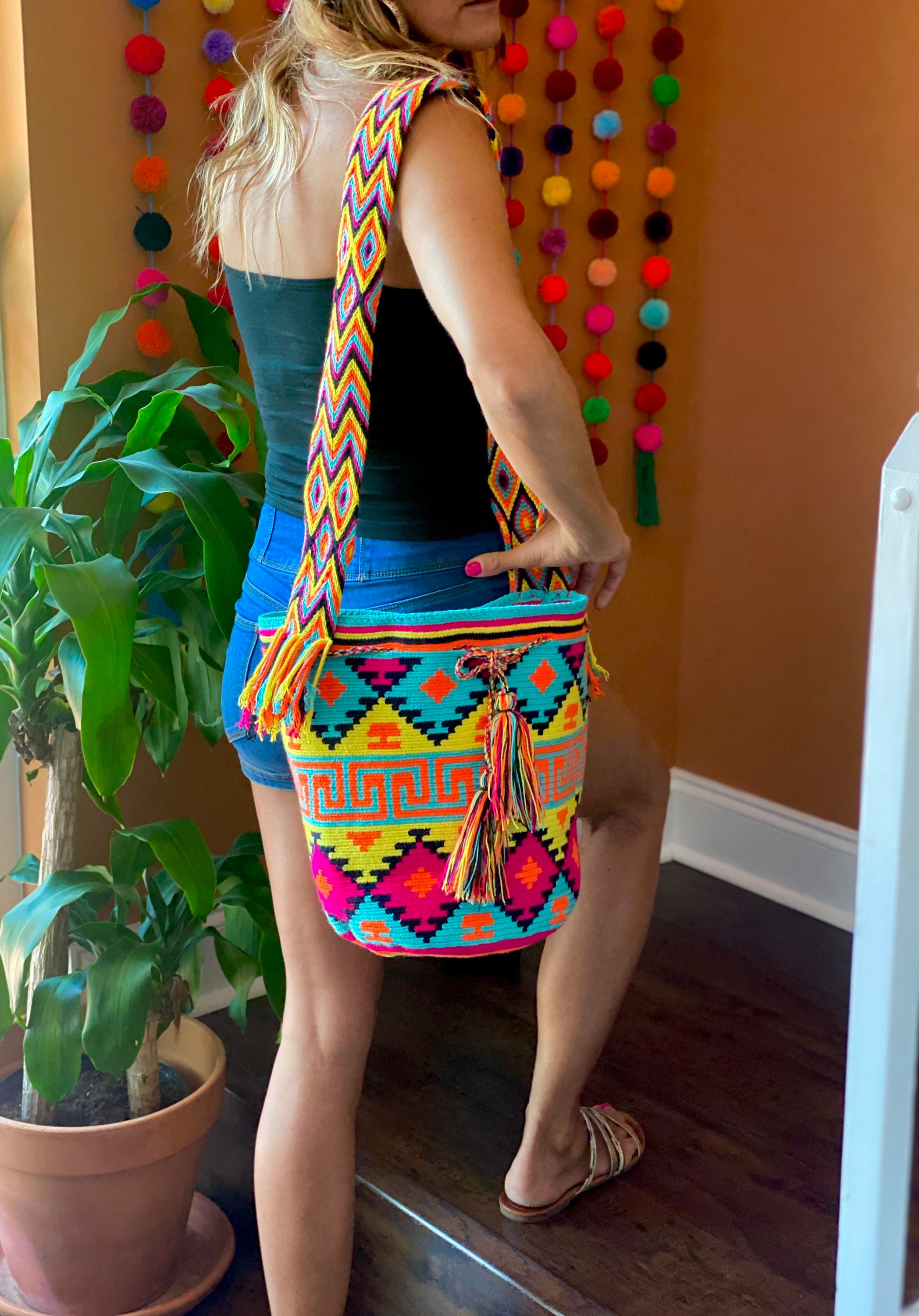 Colombian Crossbody Handmade Wayuu Bag. Colorful Mochila. Artisanal ...