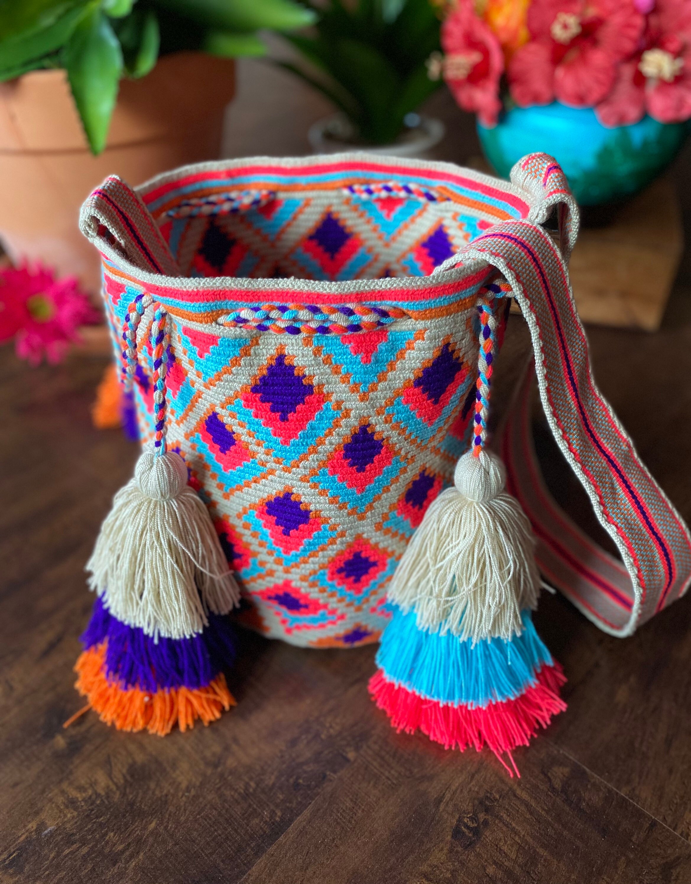 Colombian Crossbody Handmade Wayuu Bag. Colorful Mochila. Artisanal ...
