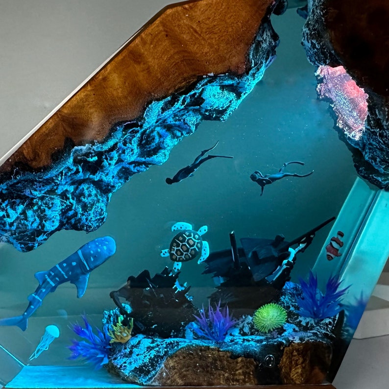 Epoxy Resin Ocean Lamp, Whale Shark and Couple Diver Night Light, Resin ...